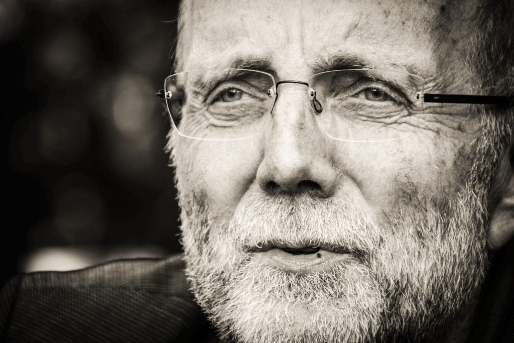 Interview von Edgar Büttner über “Bekenntnisse – Auflösung eines ...